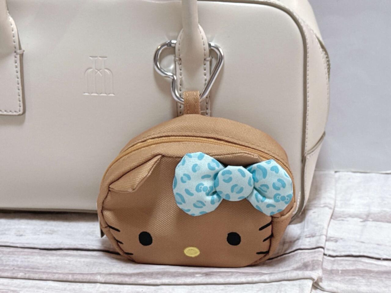 予約完売が続出！ 日焼けキティちゃん＆ヒョウ柄リボンが懐かしくて可愛いポーチチャームが付録で出たよ - ぴあエンタメ情報