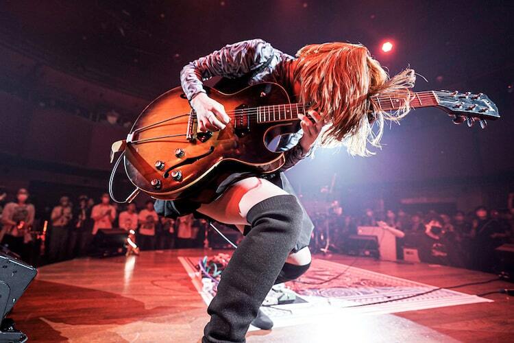 Rei VS 3人のドラマー、熱気あふれるセッションで魅せたツアーファイナル - ぴあ音楽