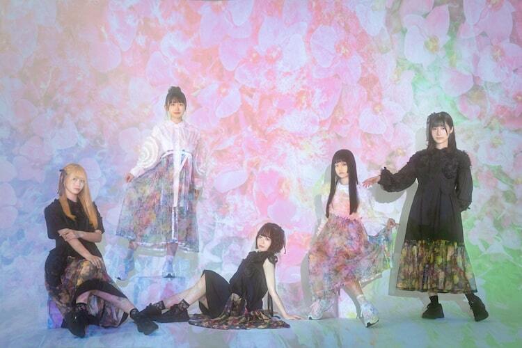 RAY3カ月連続シングル第3弾は優しくセンチメンタル、Coupleの小林ももと永田涼司が提供 - ぴあ音楽